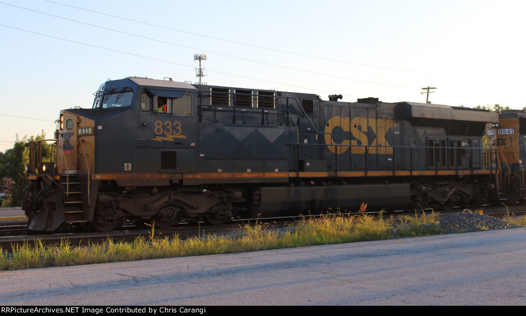 CSXT 833 on L217-20